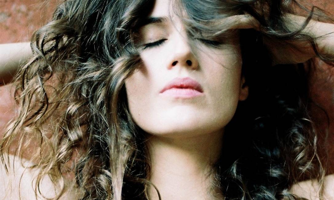 Ana Cañas canta no Veste Rio e promete noite de muito rock - Jornal O Globo