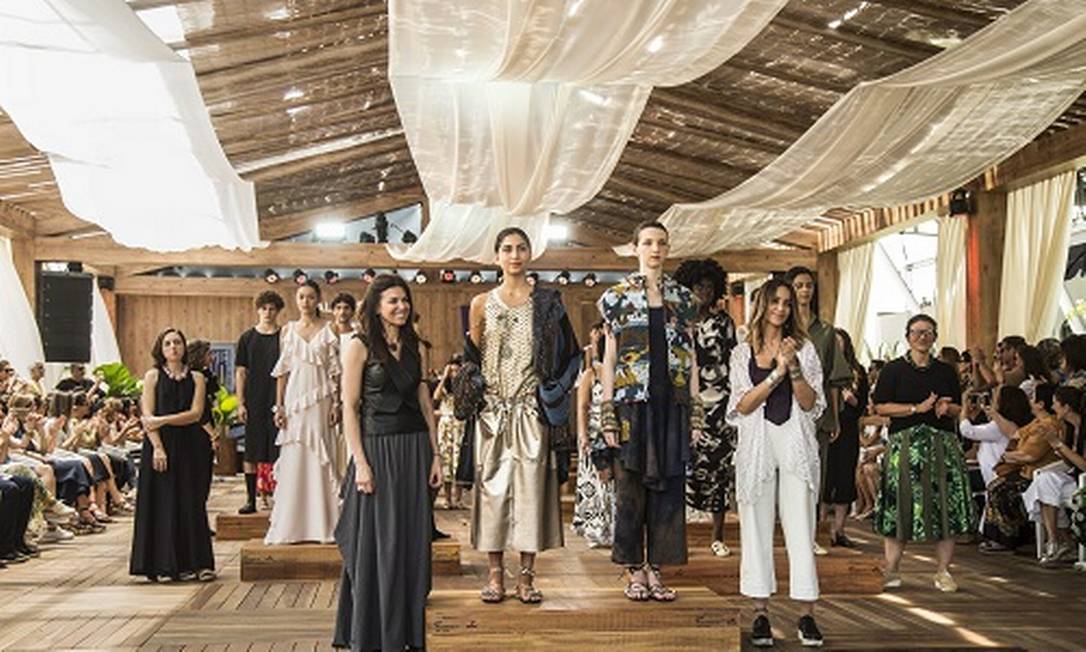 Desfile coletivo revela novos talentos da moda brasileira - Jornal O Globo
