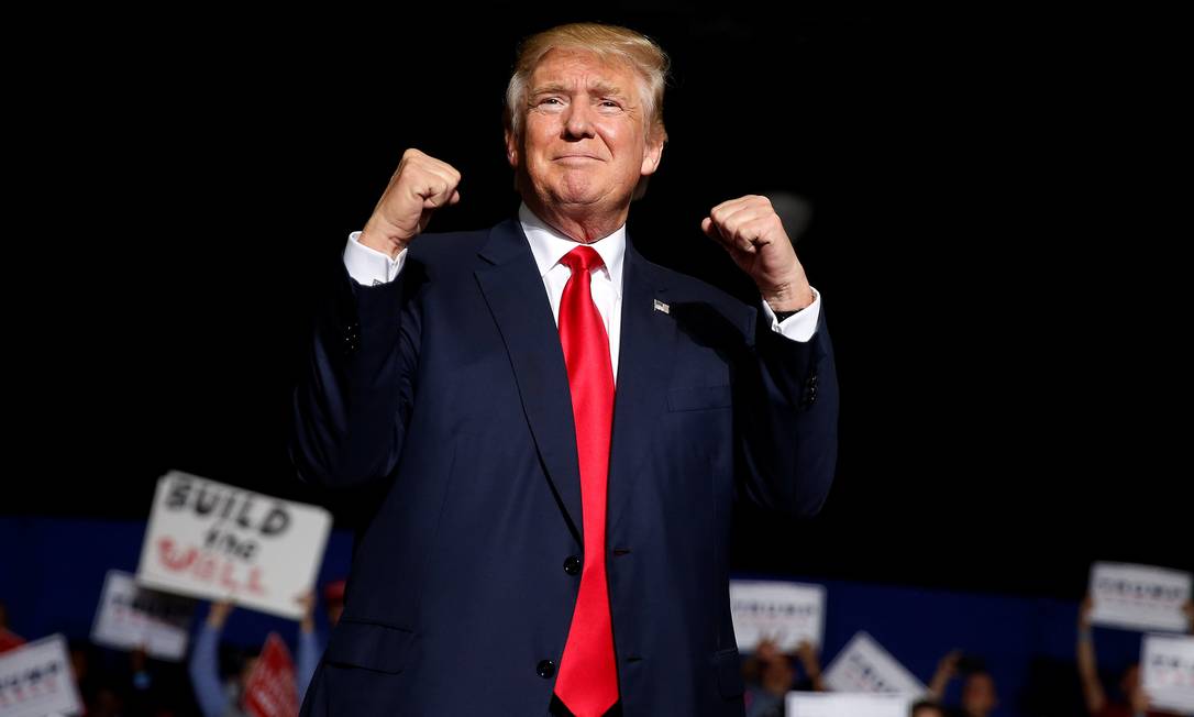 Trump comemora reabertura da investigação do FBI sobre Hillary - Jornal ...