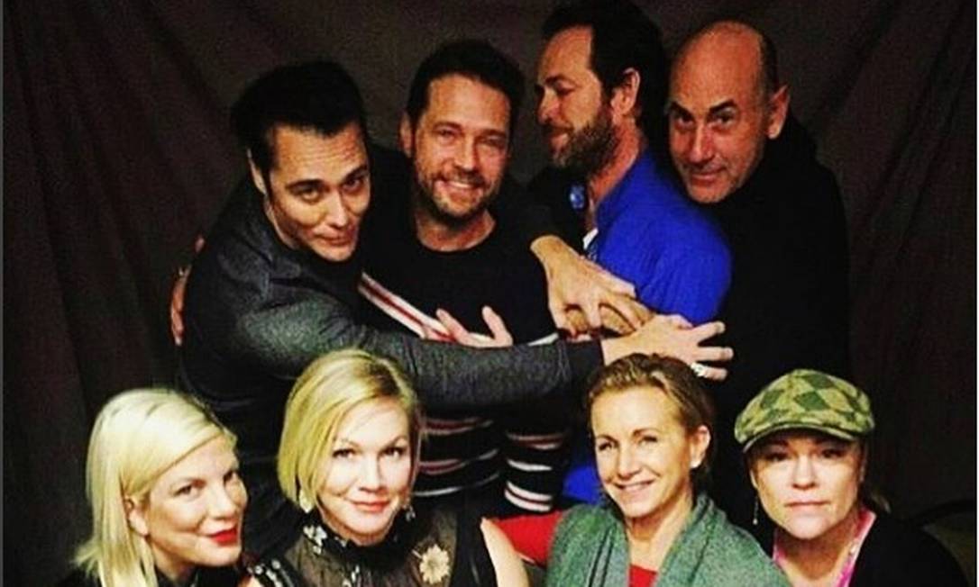 Elenco de ‘Barrados no Baile’ homenageia Shannen Doherty, que luta contra o câncer - Jornal O Globo