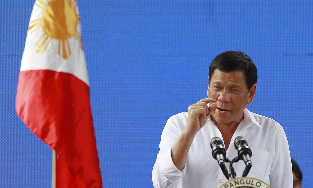 Duterte imita Trump e oferece ajuda sobre como lidar com traficantes ...