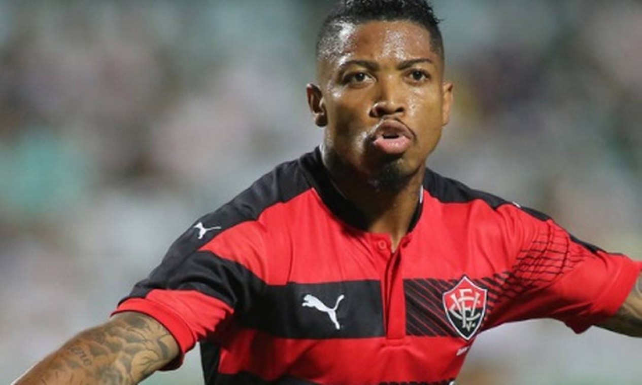 Destaque do Brasileiro, Marinho não sabe se fica ou não no Vitória ...