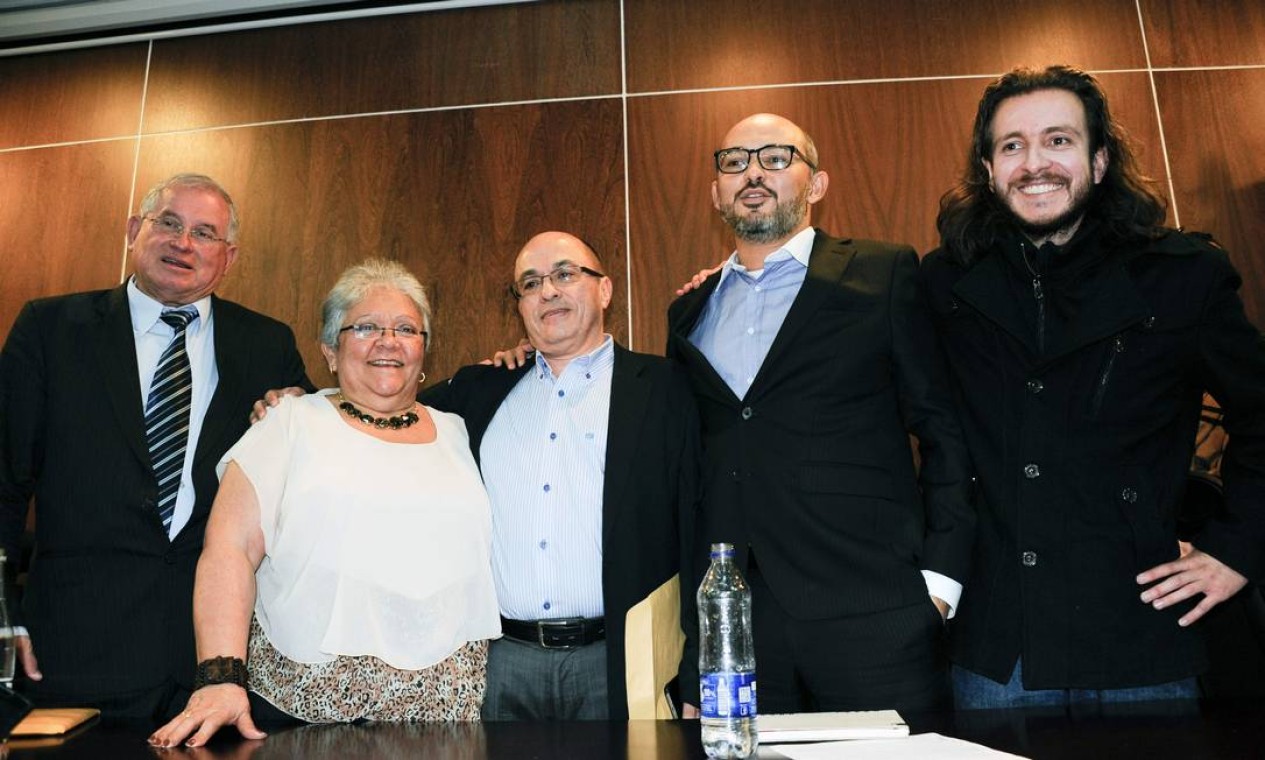 Farc lançam movimento político na Colômbia após acordo de paz - Jornal ...