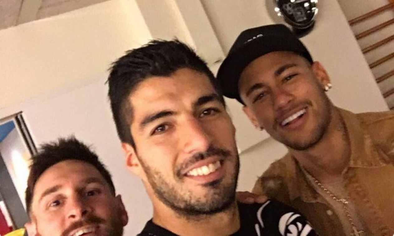 Trio MSN comemora goleada com foto em rede social - Jornal O Globo