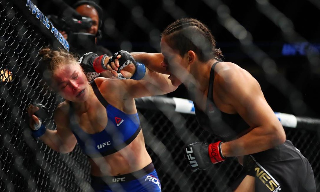 Campeã Amanda Nunes relembra nocaute contra Ronda: 'Boom'. Veja o vídeo ...
