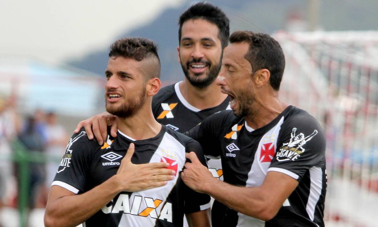 Vasco bate o Bangu e vence a primeira no Carioca - Jornal O Globo