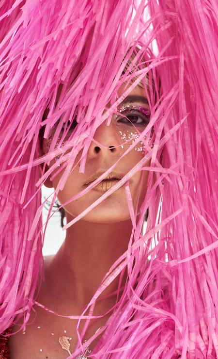 Revelação da MPB, Mãeana usa música e figurino para valorizar o ...