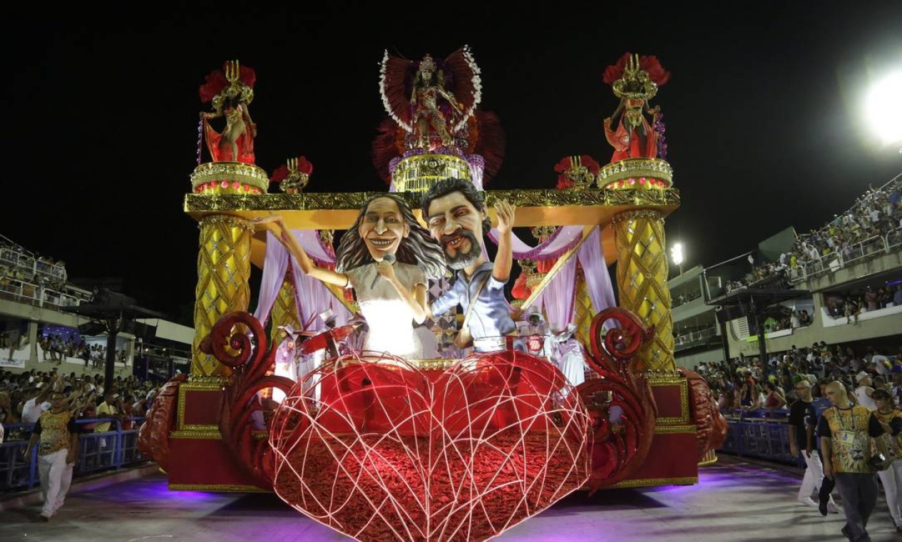 As imagens do primeiro dia de desfiles da série A - Jornal O Globo