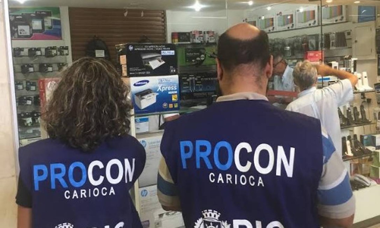 Procon Carioca notifica 11 estabelecimentos pela falta do preço ...