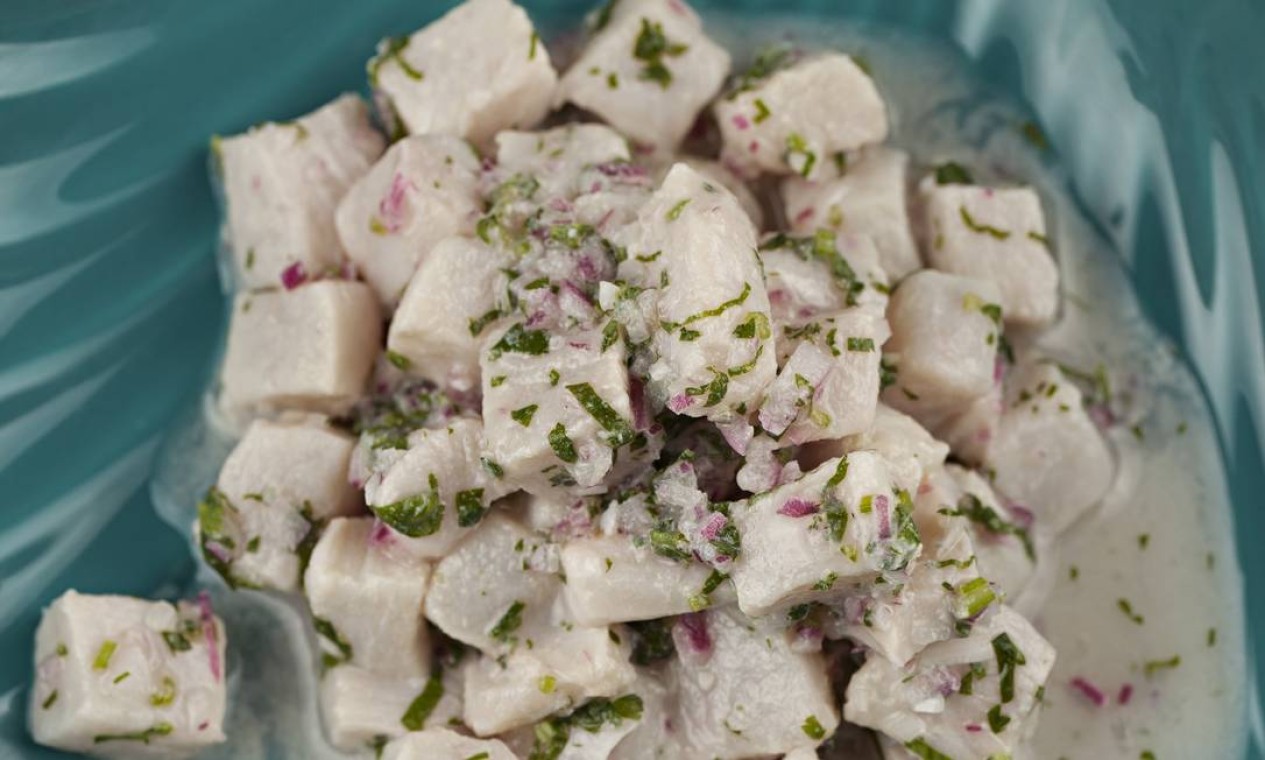 Aprenda a fazer um ceviche de peixe branco - Jornal O Globo