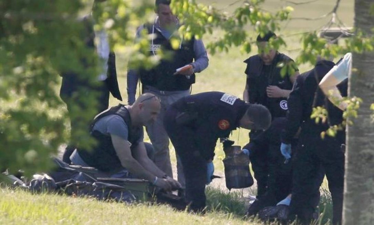 Grupo separatista basco ETA entrega suas armas a Espanha e França ...