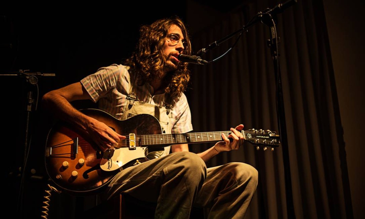 Tim Bernardes anuncia disco solo e mostra uma prévia em Belo Horizonte ...