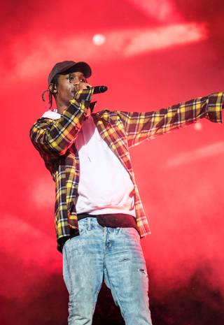 Rapper Travis Scott bate recorde ao tocar a mesma música 14 vezes em um ...