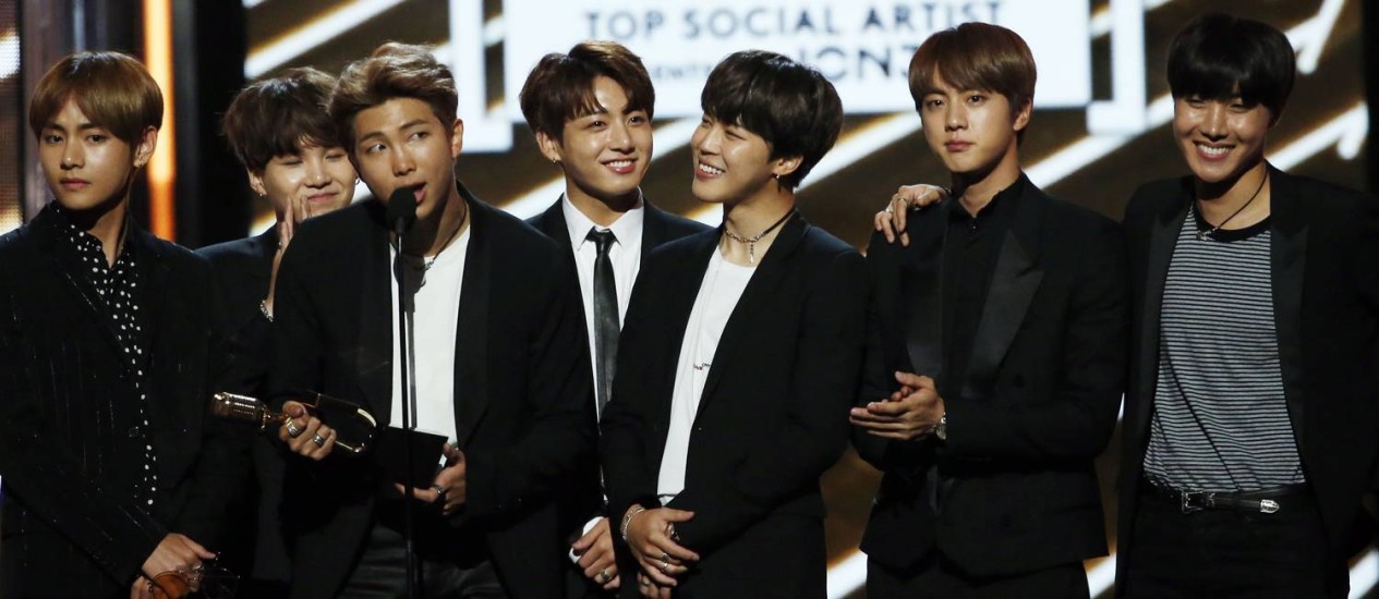 Idolo Coreano Que Data De 2018 - Solo Para Adultos En El Salvador