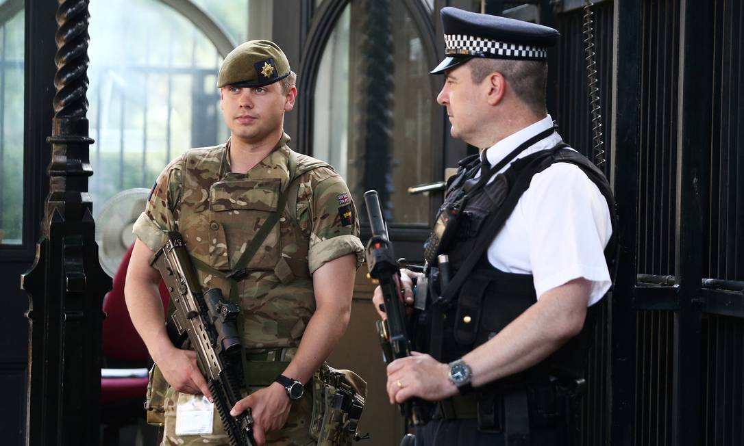 Polícia britânica volta a compartilhar informações com Inteligência dos ...