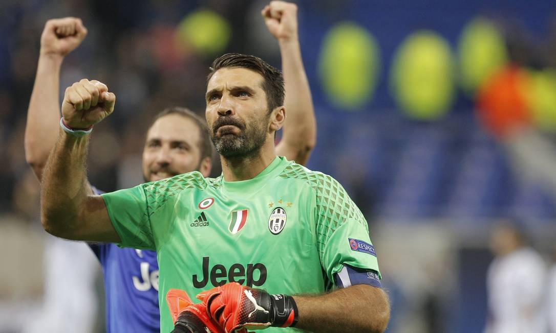 Buffon e Cristiano Ronaldo duelam na final da Liga dos Campeões ...