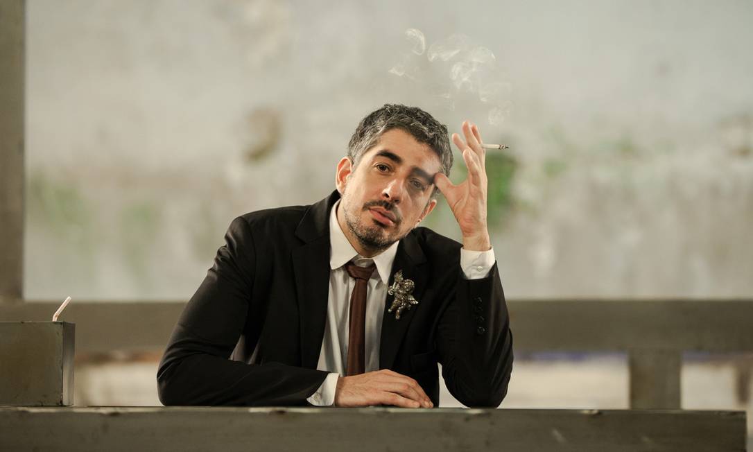 Wagner Moura canta e bebe uísque com Michel Melamed em gravação ...