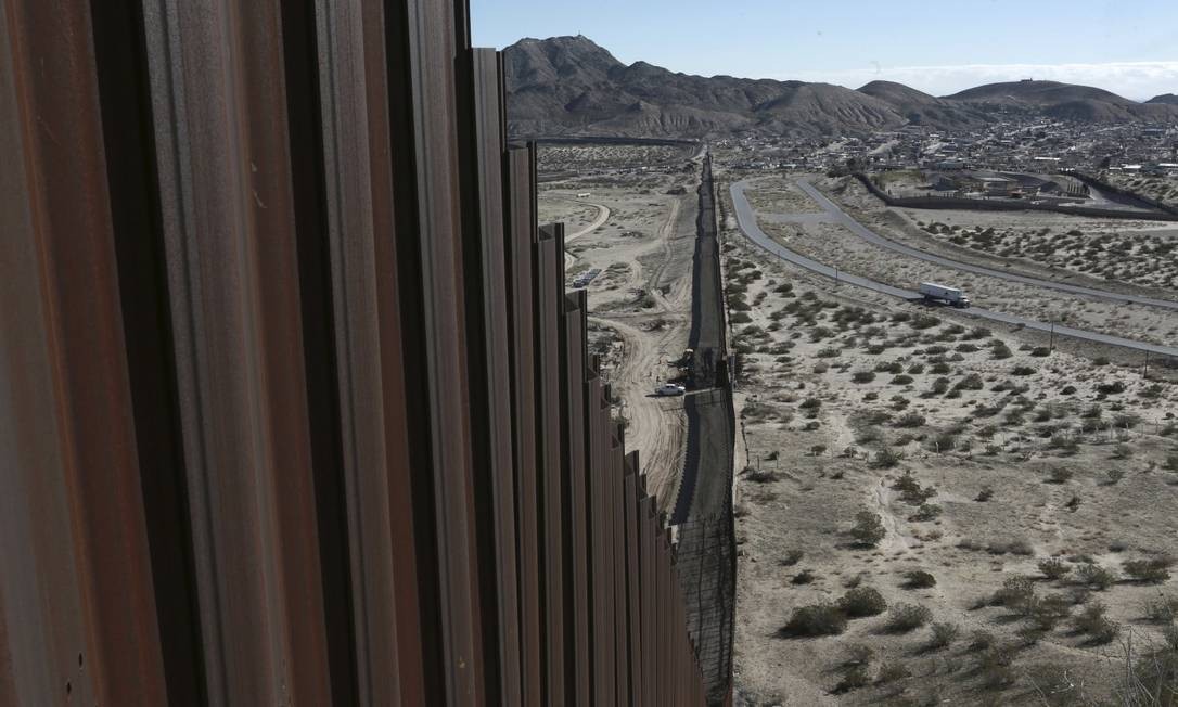Trump quer iniciar construção de muro na fronteira em 2018 - Jornal O Globo