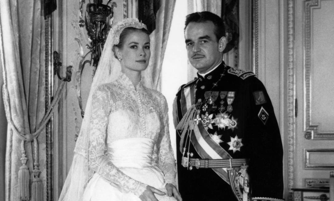 Em livro, fotógrafo de realeza fala de personalidade difícil de Grace ...