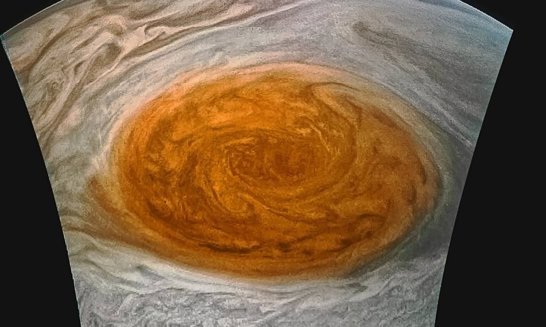 Nasa divulga primeiras imagens de perto da Grande Mancha Vermelha de ...