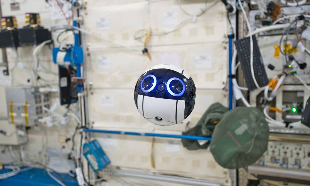 Robô é nova companhia dos astronautas da Estação Espacial Internacional ...