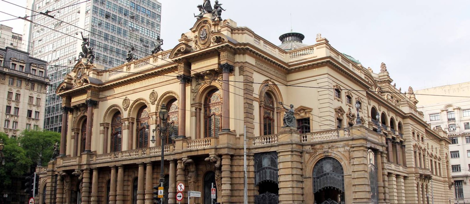 Instituto Casa da Ópera vence edital para administrar Teatro Municipal ...