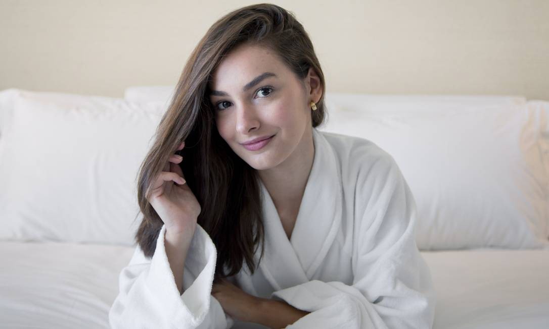 Marina Moschen revela em vídeo sua rotina de beleza e ensina truques ...