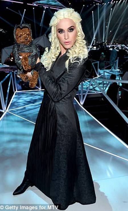 Katy Perry muda de roupa dez vezes durante o VMA: confira todos os ...