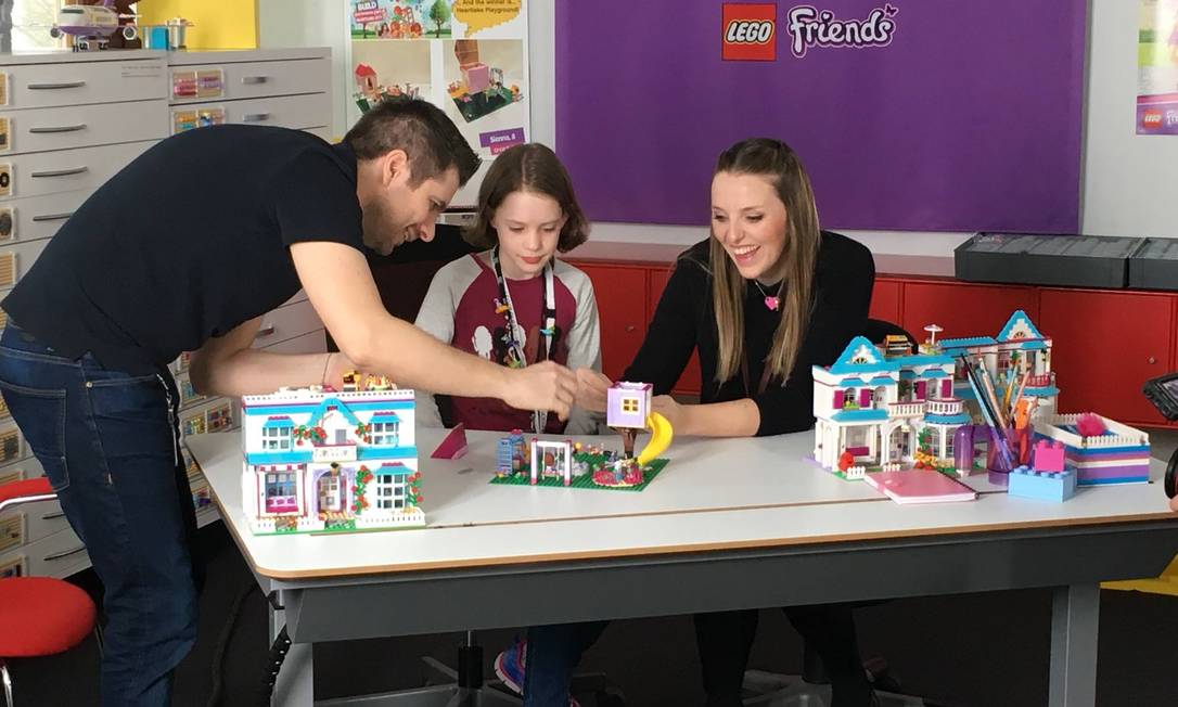 Conheça Sienna, de 9 anos, a primeira criança designer de Lego - Jornal ...