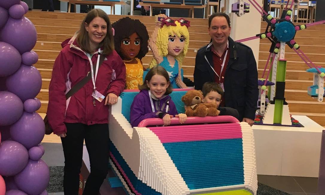 Conheça Sienna, de 9 anos, a primeira criança designer de Lego - Jornal ...