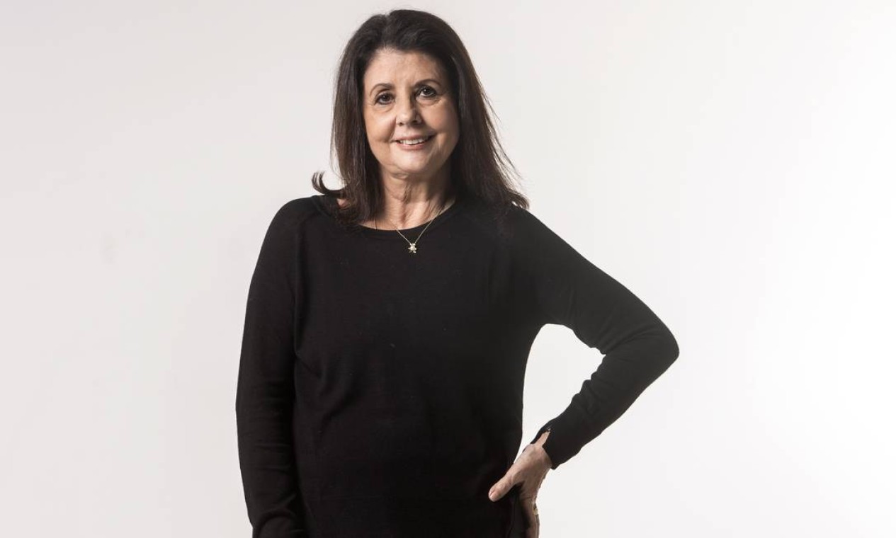 Com quase 40 anos de carreira, Alice Tapajós lança grife de bolsas ...