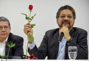 ONU entrega 69 toneladas de armamento das Farc à Colômbia - Jornal O Globo