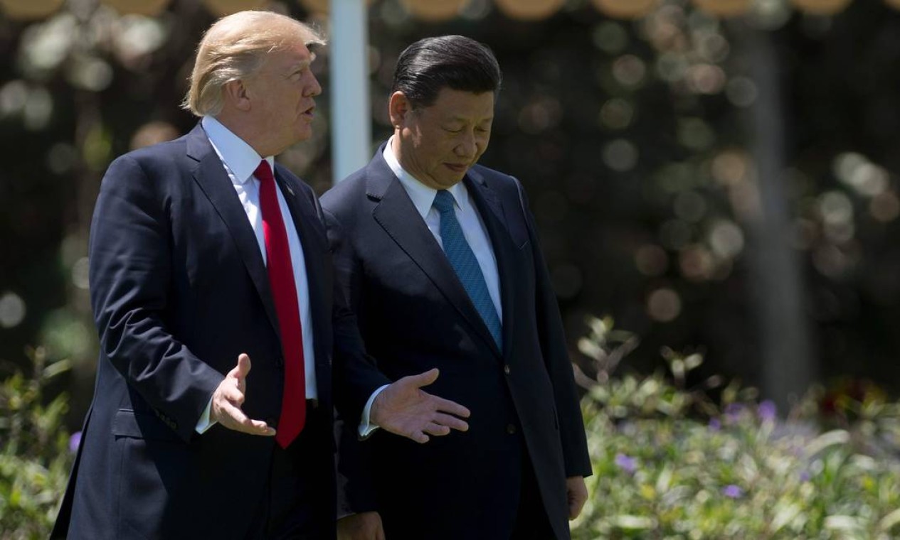 Trump elogia Xi Jinping por ganhar mesmo status de Mao Tsé-tung ...