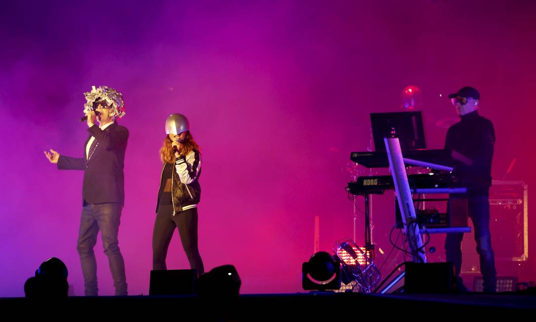 Crítica: Abusada e 'maternal' com fãs de Gaga, Ivete faz seu show mais ...