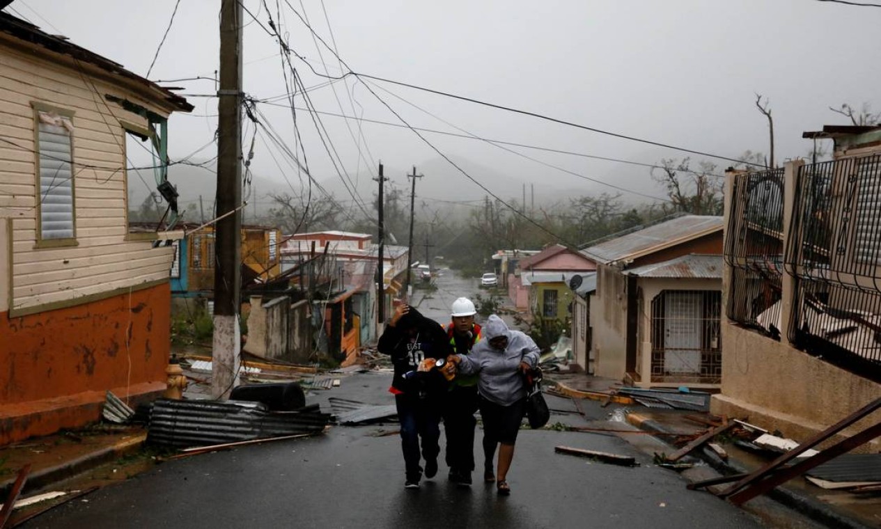 Passando por Porto Rico, Furacão Maria é rebaixado para categoria 3 ...