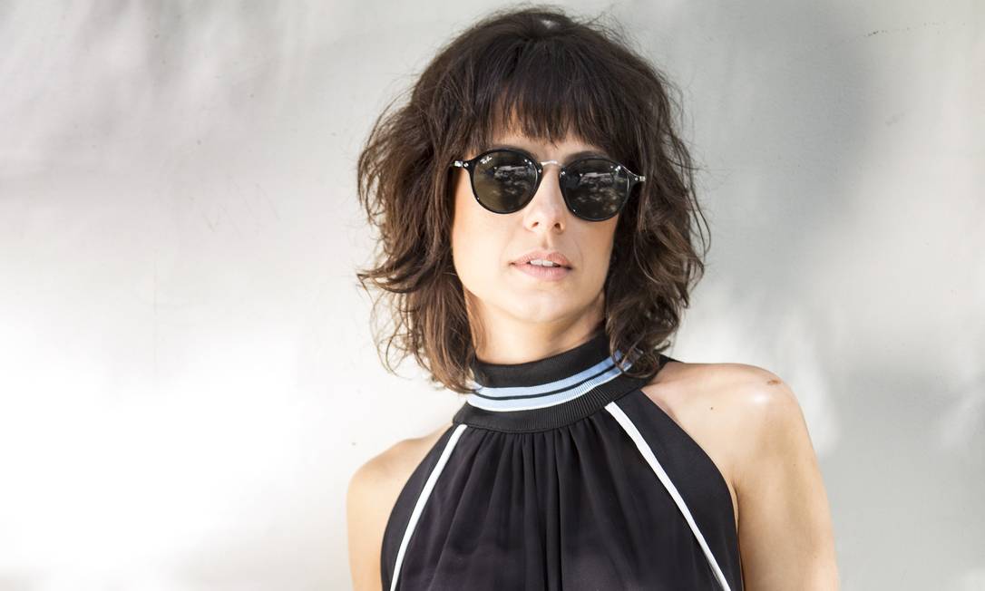 Vilã em ‘Tempo de amar’, Andreia Horta posa em clima rock para ensaio - Jornal O Globo