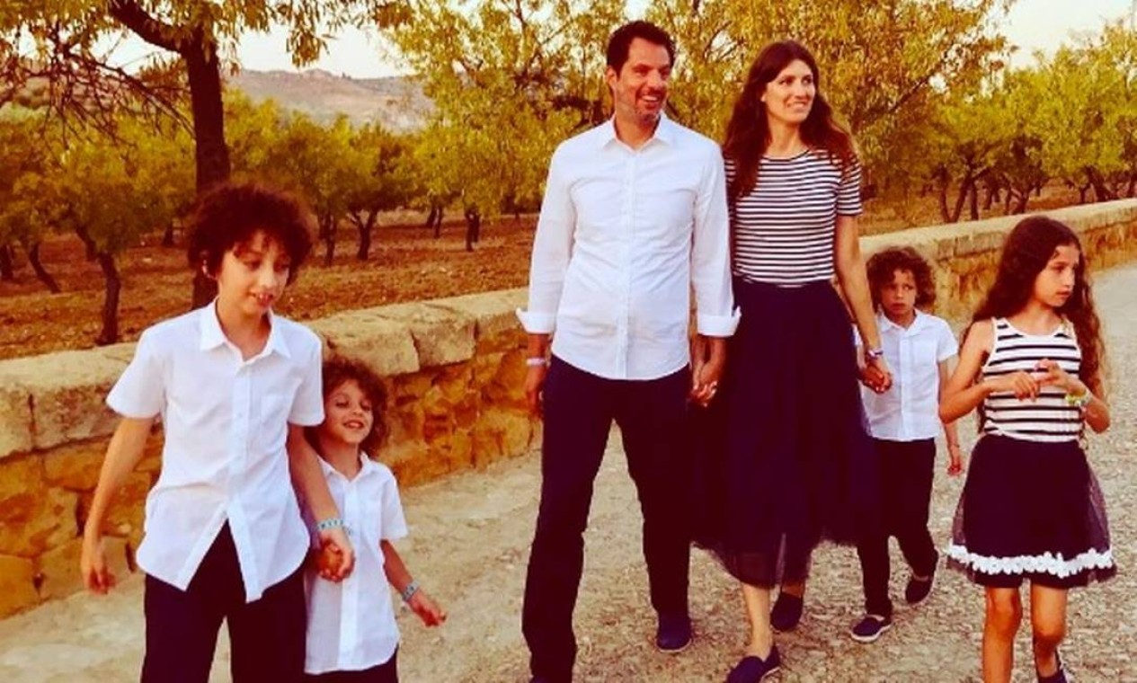 Saiba quem é Michelle Alves, a modelo cujo casamento reúne Madonna e ...