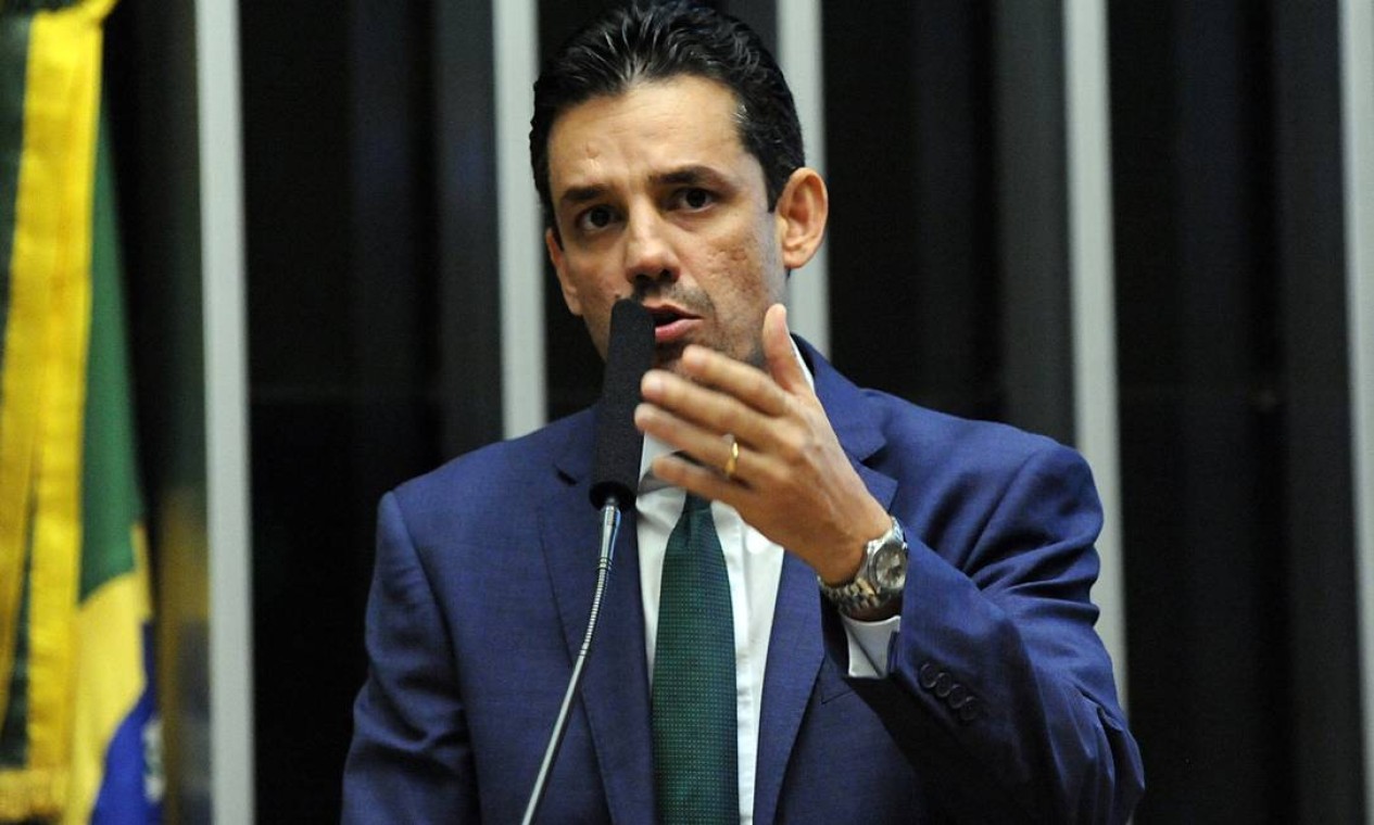 Aliados de Tasso reagem à destituição: ‘Intervenção de Temer’ - Jornal ...