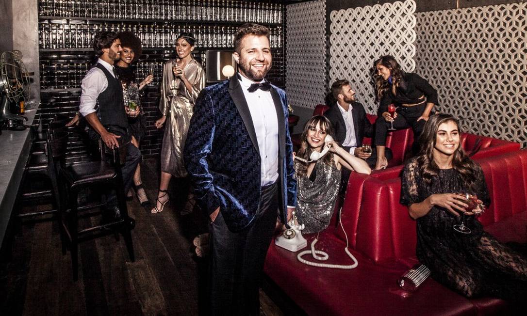 Conheça André Barros, o carioca por trás das festas mais cobiçadas do ...