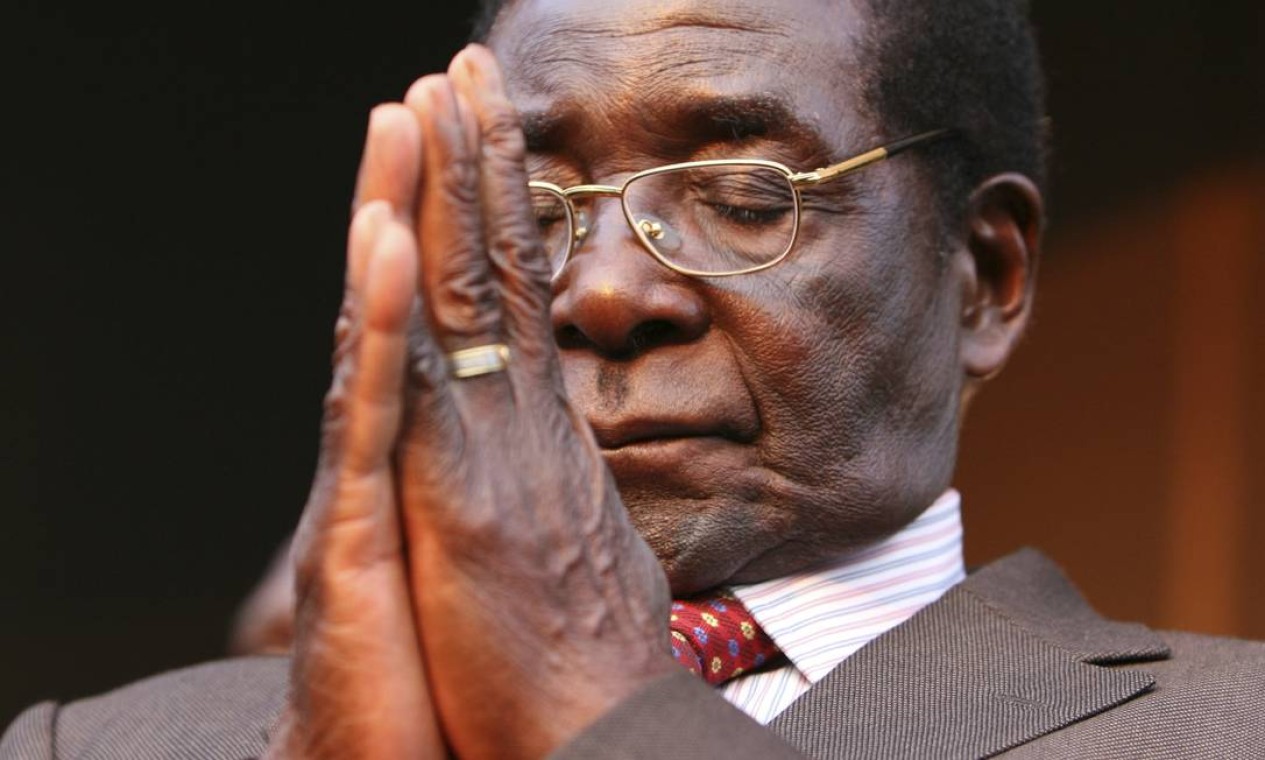 As quatro décadas da era Mugabe no Zimbábue - Jornal O Globo