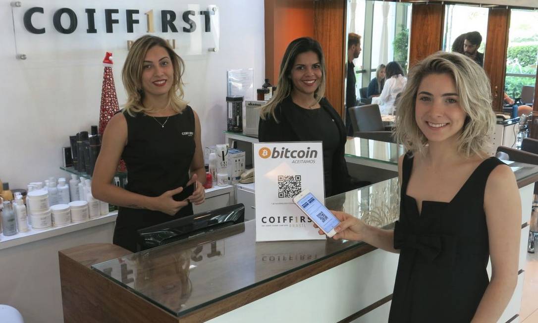 Salão de beleza no Rio passa a aceitar pagamentos em bitcoin - Jornal O ...