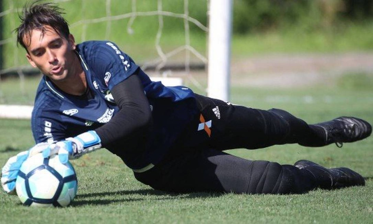 Goleiro César manda recado no Fla: 'Se precisar de mim, estou pronto ...