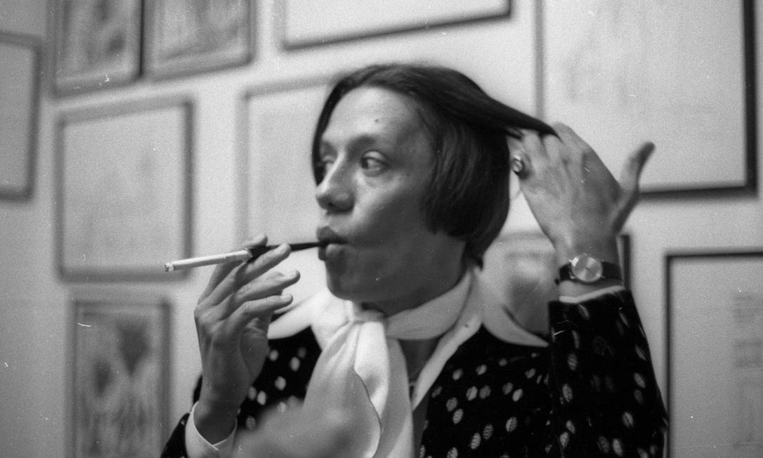 Biografia de Clodovil traz um desfile de polêmicas e histórias ...