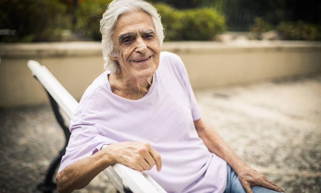 Morre, aos 79 anos, o escritor e filósofo Luiz Carlos Maciel - Jornal O ...