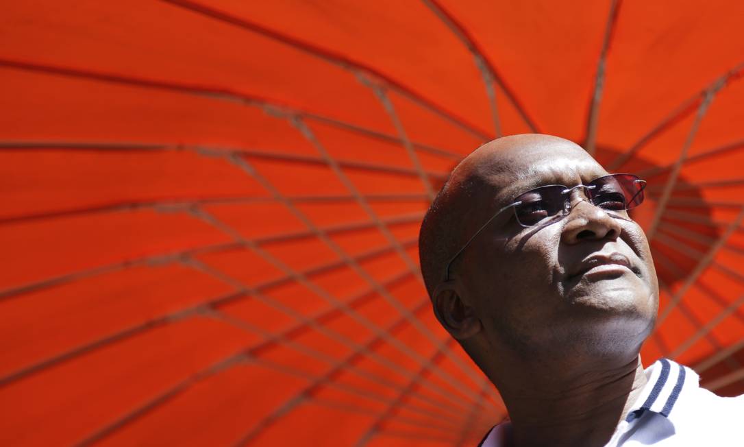 Francisco Noa, professor e escritor: "Literatura moçambicana foi ...