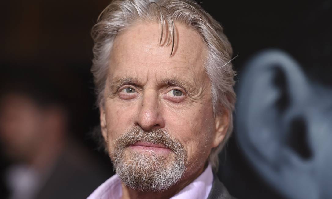 Michael Douglas se antecipa a denúncia por assédio e nega acusações ...