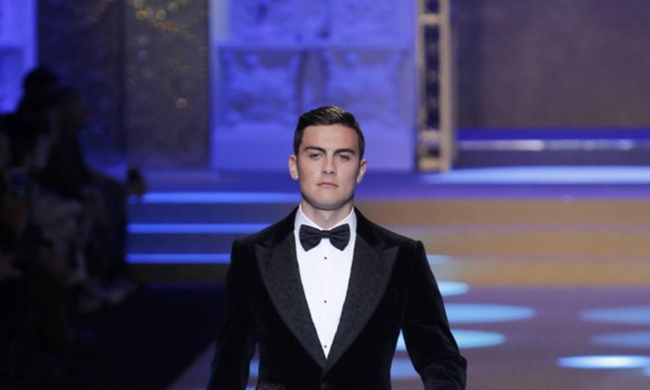 Dolce & Gabbana leva jogador argentino Paulo Dybala para as passarelas ...