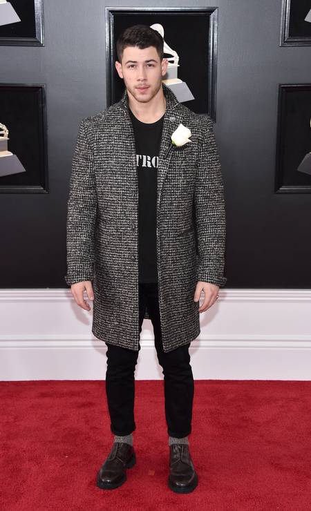 Artistas levam rosa branca ao Grammy em protesto contra assédio ...