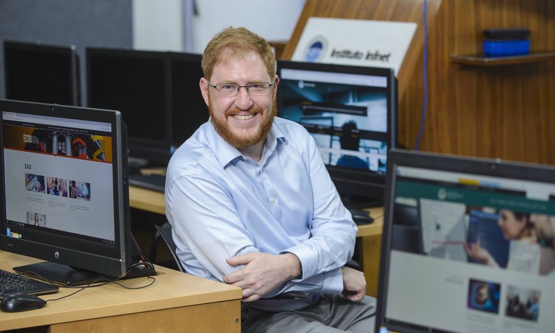 Universidades investem na oferta de ensino à distância - Jornal O Globo