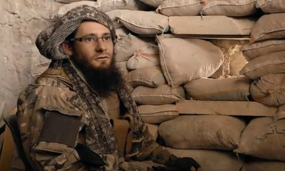 Filho de diretor de Hollywood estrela novo vídeo da al-Qaeda - Jornal O ...